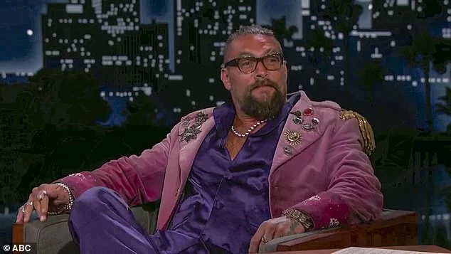 Jason Momoa Strips down to Show off his Hawaiian Malo on Jimmy Kimmel ...